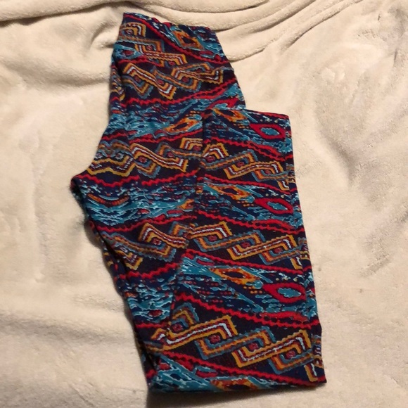 LuLaRoe | Pants & Jumpsuits | Lularoe Leggings 35 Inches From Waist To Bottom | Poshmark